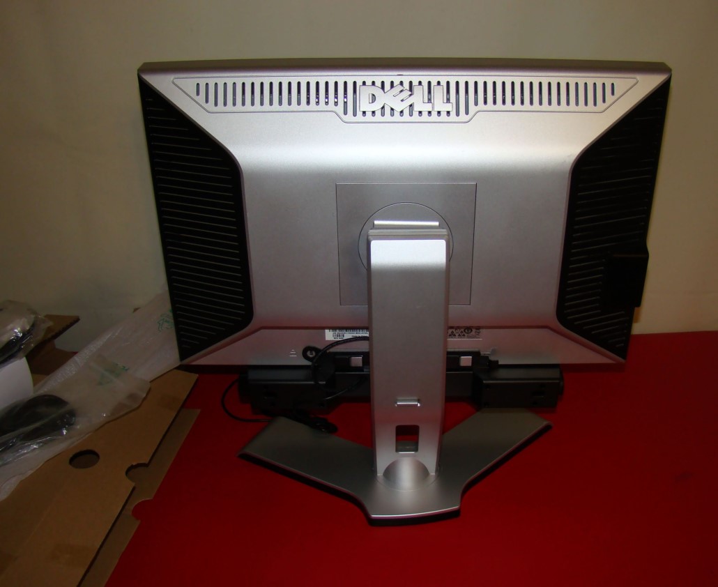 Dell 20" Widescreen LCD Monitor Model: 2009Wt with Speaker bar as ...